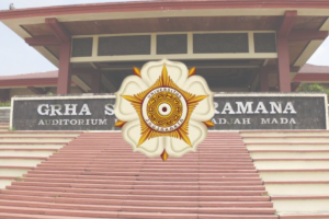 100+ Soal Tes Masuk UGM (UM UGM) dengan Pembahasan Kisi-Kisi Soal ...